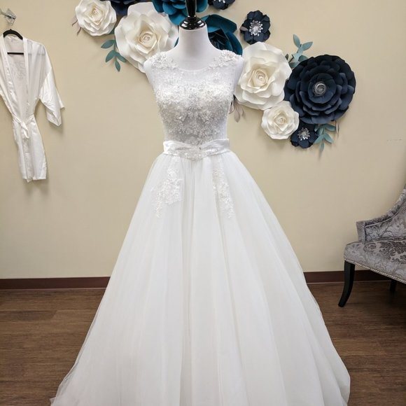 Dresses | Unique Aline Wedding Gown Sample Size 8 Street Size 6 8 ...